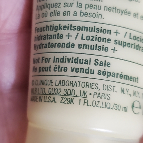 Clinique | Makeup | Clinique 4 Piece Set With Bag New Includes 2 ...